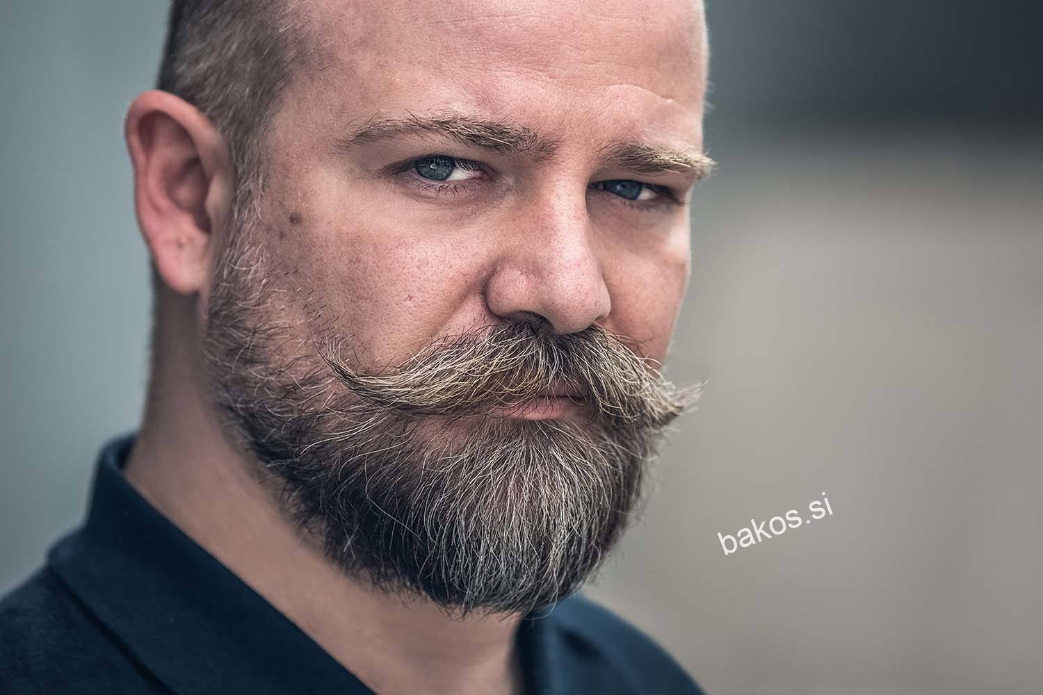 Venove sledi iz ozadja - Bakos