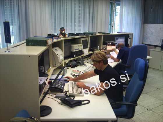 Izmed 412 klicev na številko 113, policisti posredovali 120 krat - Bakos