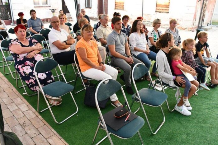 Ivan Koncut predstavil vohunski roman z naslovom Vzhodni Zahod - Bakos