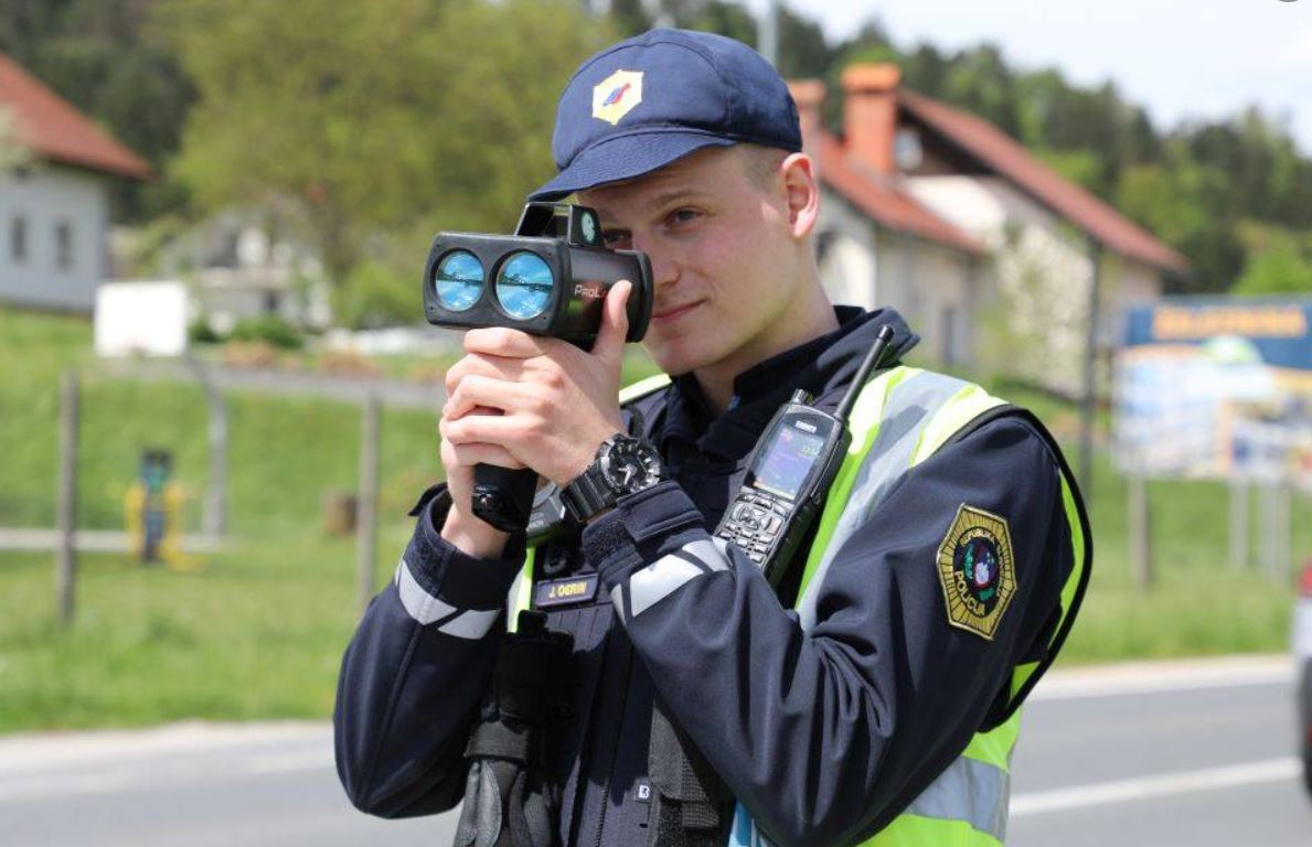 Policisti včeraj obravnavali še en ugriz psa, danes pogostejše meritve ...