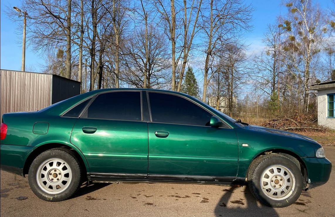 Policisti iščejo ukradeni Audi A4 zelene barve - Bakos
